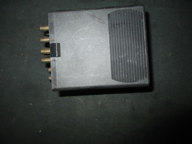 ベンツ W124 230E フューエルポンプ リレー 0035452005 部品取り ガソリンポンプ モジュール コントロールユニット ...