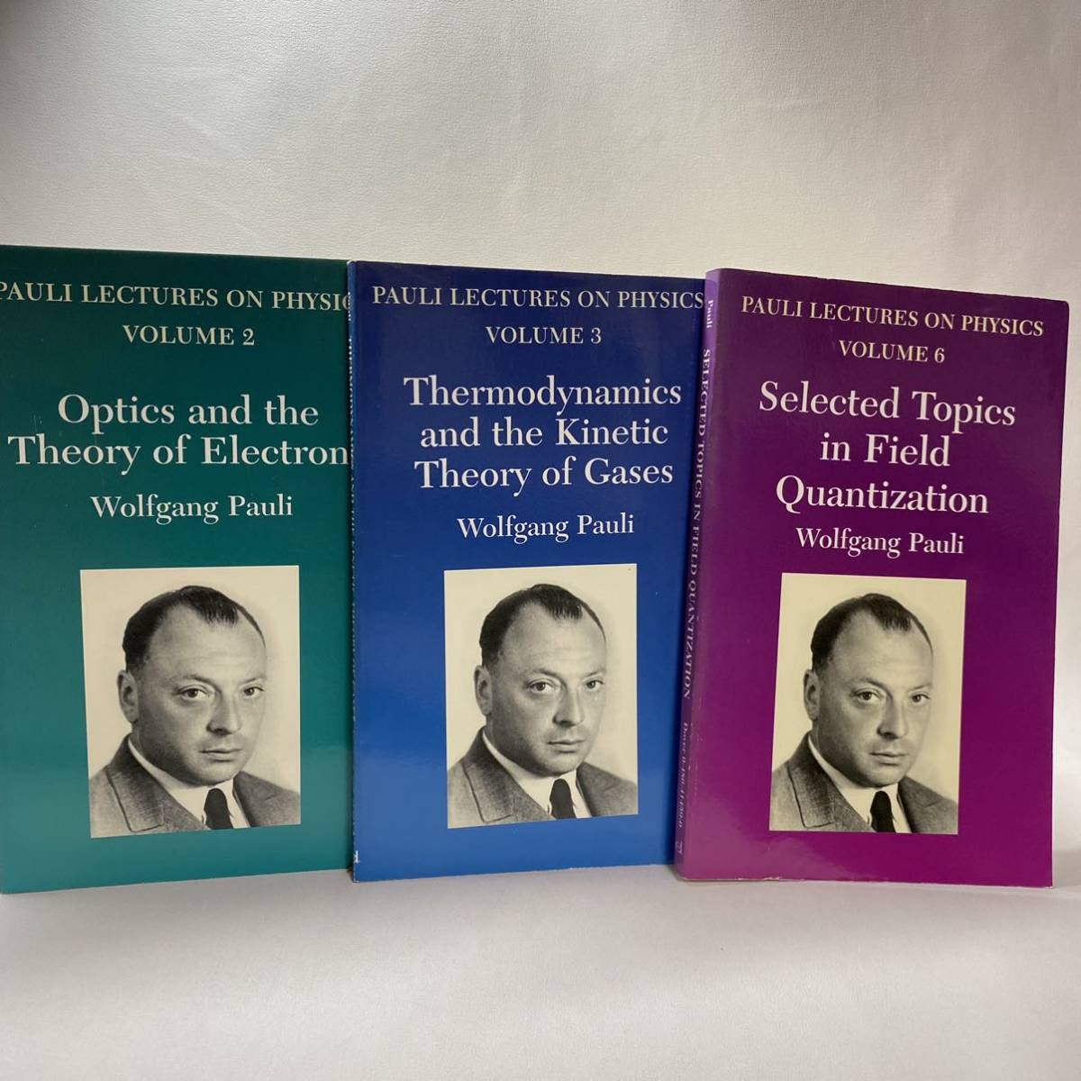 洋書 PAULI LECTURES ON PHYSICS VOLUME 2 3 6 Wolfgang Pauli Thermodynamics ...