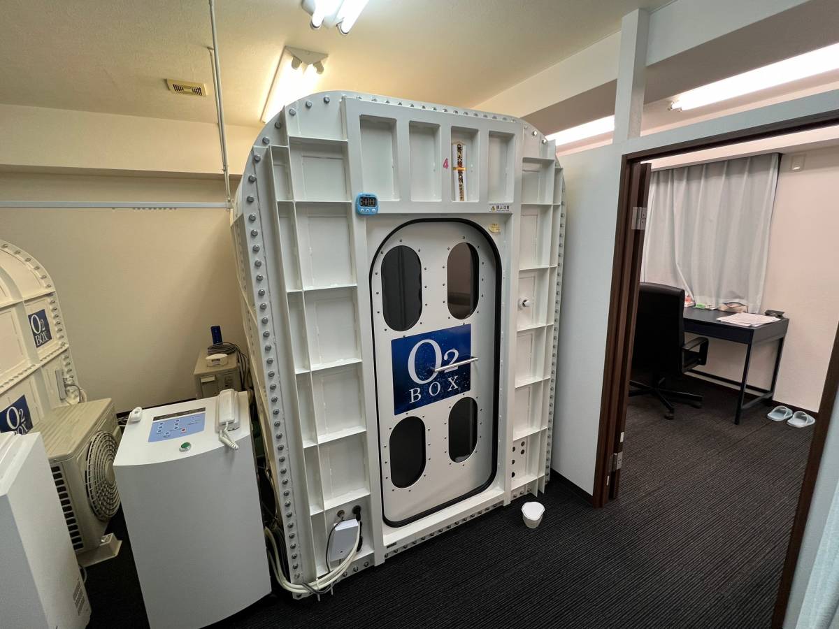 タイムワールド O2BOX 高気圧酸素ボックス 外寸:H1 980×幅1 490×奥行2 110mm 酸素カプセル 解体済み エリア限定 大阪 ...