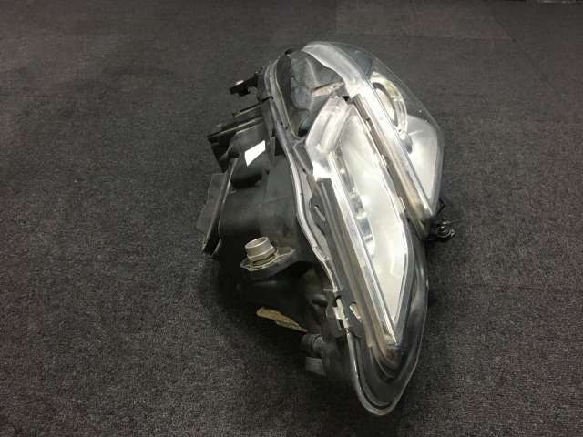 63 メルセデス ベンツ W212 E350 ヘッド ライト 左 バラスト 純正 A2128205761 汚れ有 212256 AVG AMG ...
