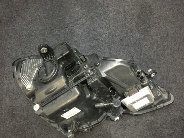 63 メルセデス ベンツ W212 E350 ヘッド ライト 左 バラスト 純正 A2128205761 汚れ有 212256 AVG AMG ...