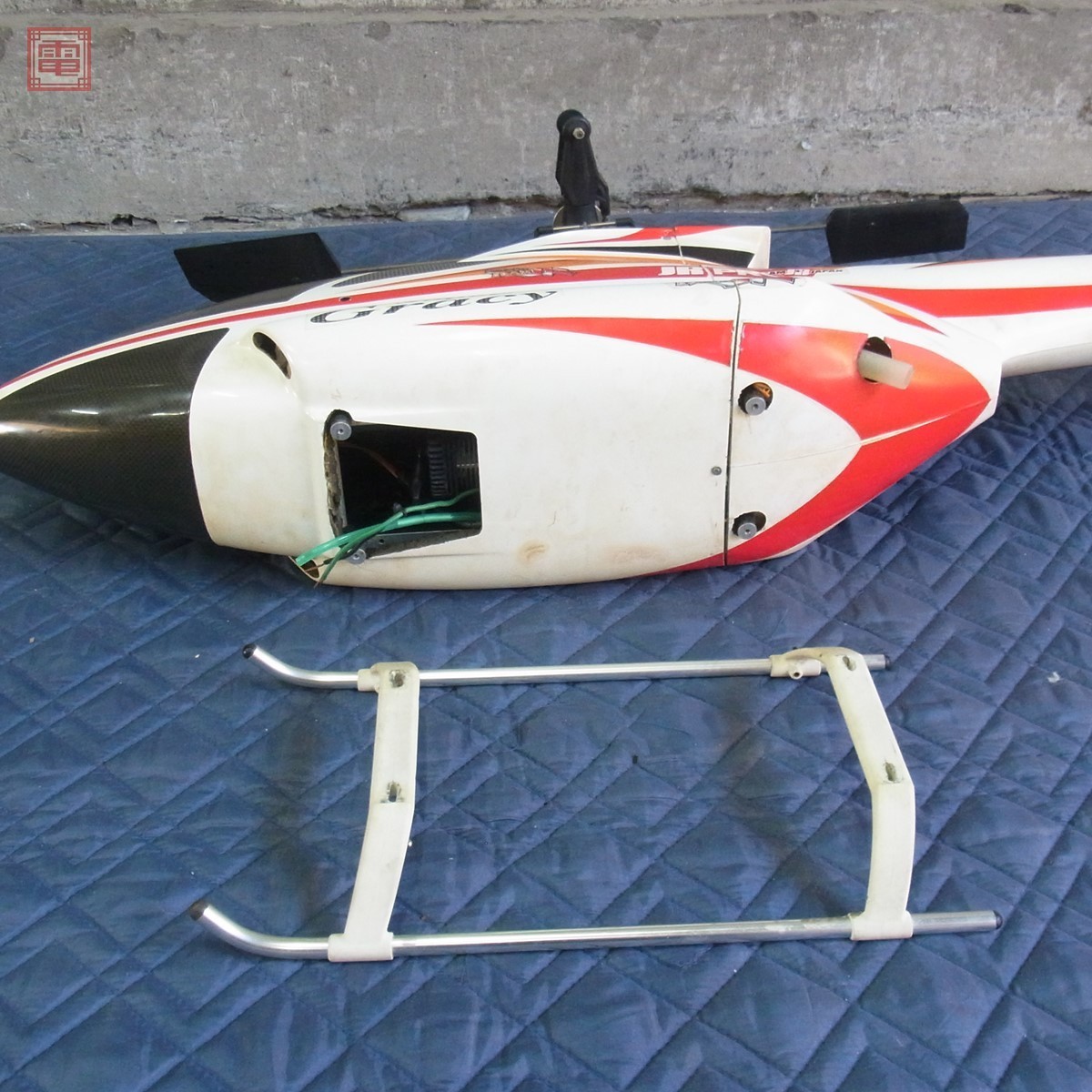 エンジンRC 90サイズ+JRプロポ スーパーグレイシーボディ ヘリ 全長約147cm YS 91SR/サーボ等 搭載 JR PROPO Super Gracy 現状品 80(完成品（エンジン ...