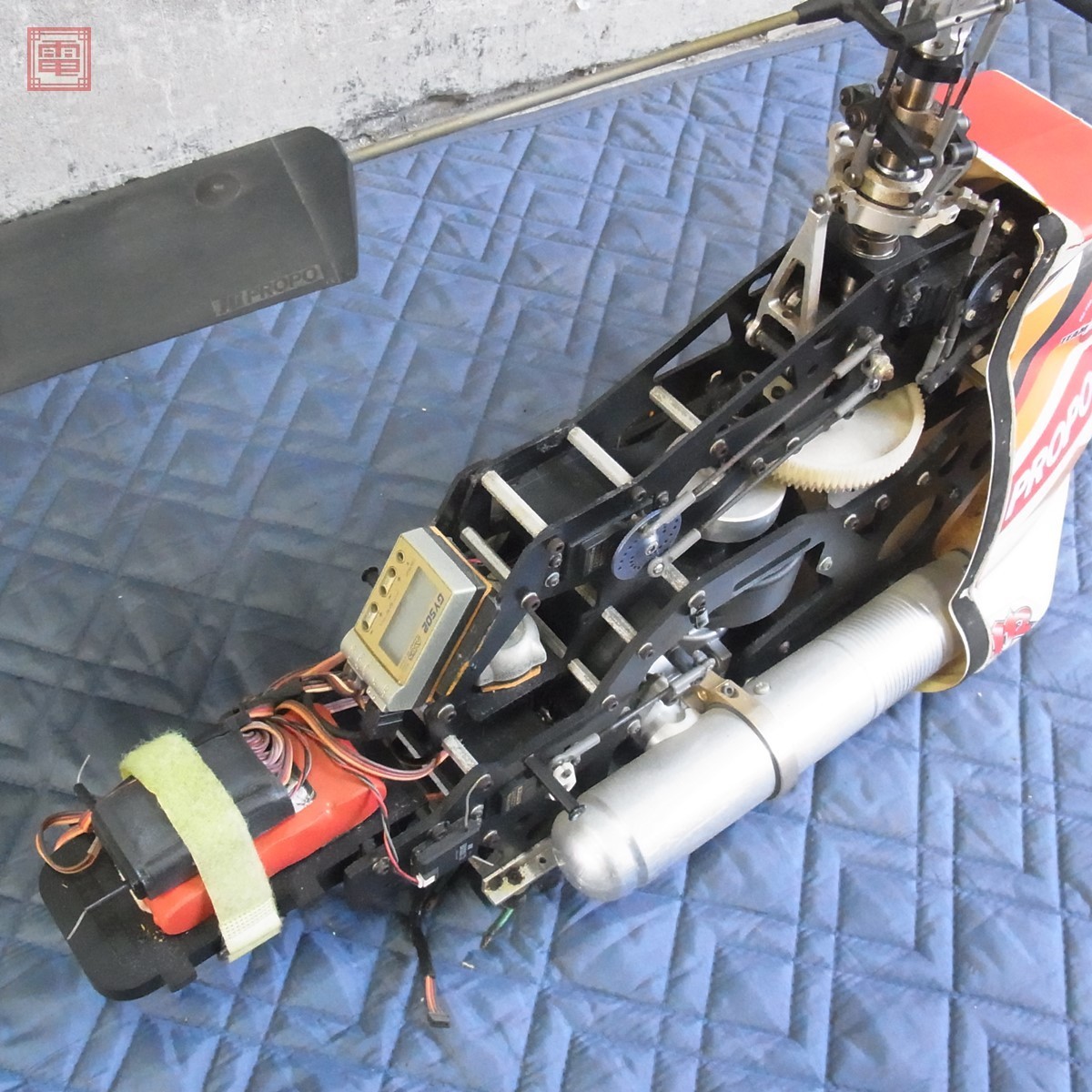 エンジンRC 90サイズ+JRプロポ スーパーグレイシーボディ ヘリ 全長約147cm YS 91SR/サーボ等 搭載 JR PROPO Super Gracy 現状品 80(完成品（エンジン ...