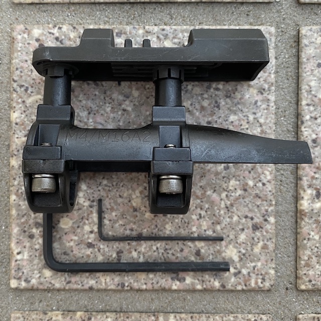 米軍 PAQ-4 レーザーサイト バレルマウント ミリタリー .3(個人装備)｜売買されたオークション情報、yahooの商品情報をアーカイブ ...