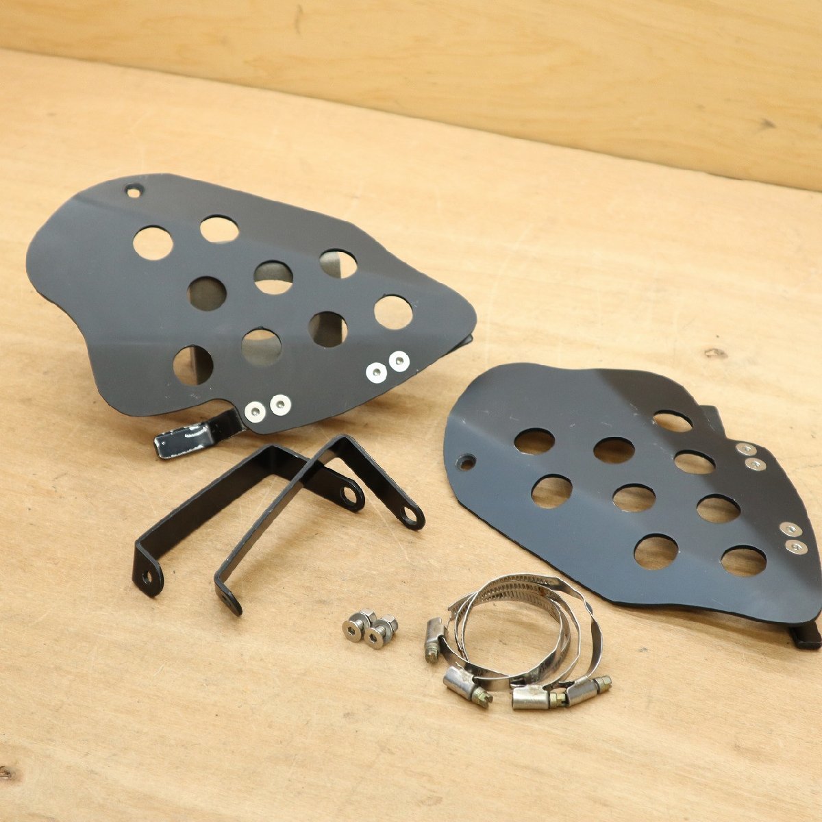 ヤマハ Vmax V-MAX active/アクティブ ニーグリッププレート サイドカバー ニーガード 220506BD0046(サイド)｜売買されたオークション情報、yahooの商品情報を ...