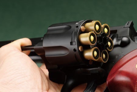 クラウン スパークリングエアガン COLT パイソン 6インチ BK(エアガン)｜売買されたオークション情報、yahooの商品情報をアーカイブ公開 - オークファン（aucfan.com）