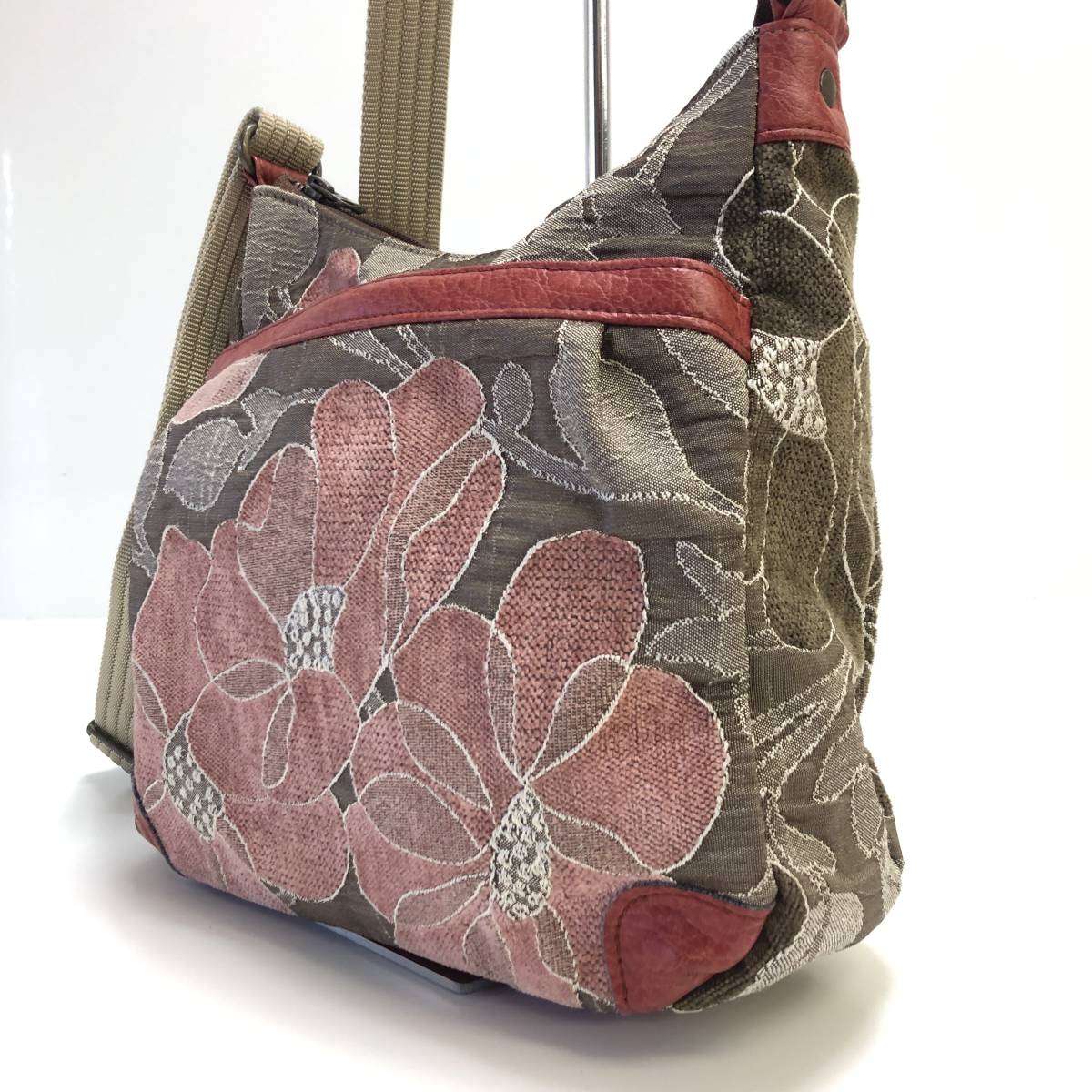 SOAR SOLe ソアソウル ショルダーバッグ ゴブラン 207-534#60(その他)｜売買されたオークション情報、yahooの商品情報をアーカイブ公開 - オークファン（aucfan.com）