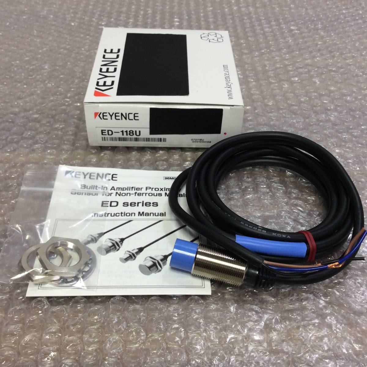 AH-9144 品 KEYENCE キーエンス アンプ内蔵型アルミ近接センサ 本体 ED-118U 箱テープ跡有 レタパプラス発送(その他 ...