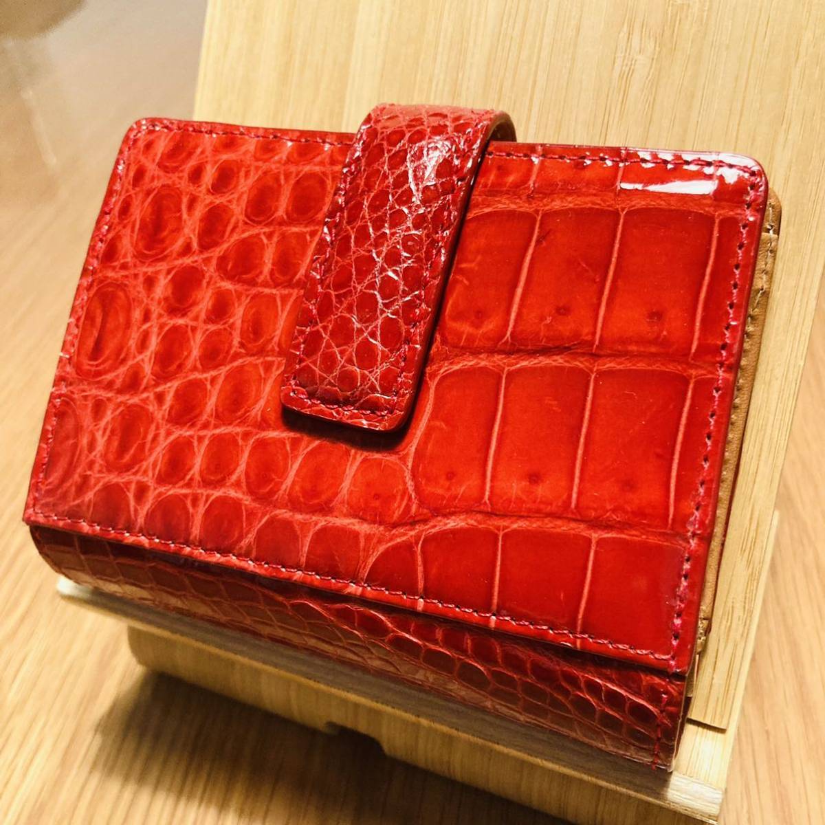 HAMANO ハマノ 濱野 クロコダイル クロコ 鰐革 二つ折り財布 サイフ シャイニー 赤 RED レッド 2つ折り財布 レディース(二つ折り財布（小銭入れあり）)｜売買されたオークション ...