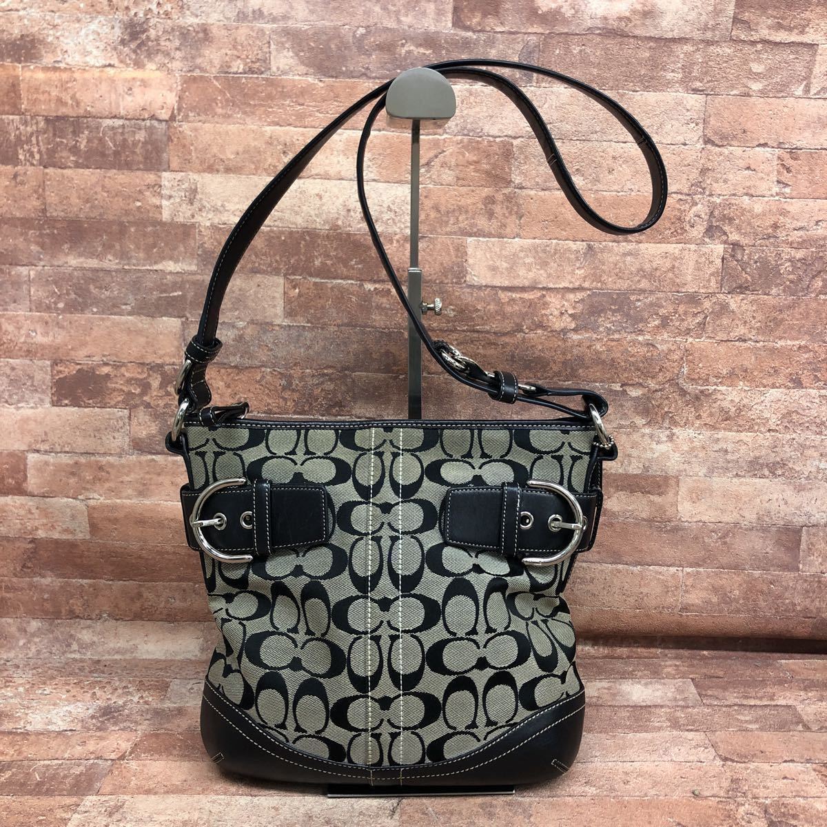 2033 COACH コーチ シグネチャー ショルダーバッグ 肩掛け レザー ブラック レディース(その他)｜売買されたオークション情報 ...