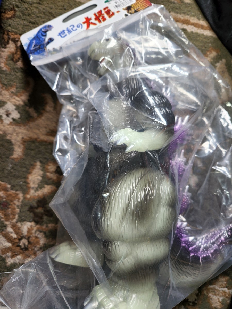 ゴジラ 1995 デスゴジ 350 GID 蓄光 黒×紫 彩色 マルサン GODZILLA ソフビ sofvi MARUSAN vs ビオランテ シンゴジラ(ゴジラ)｜売買されたオークション ...