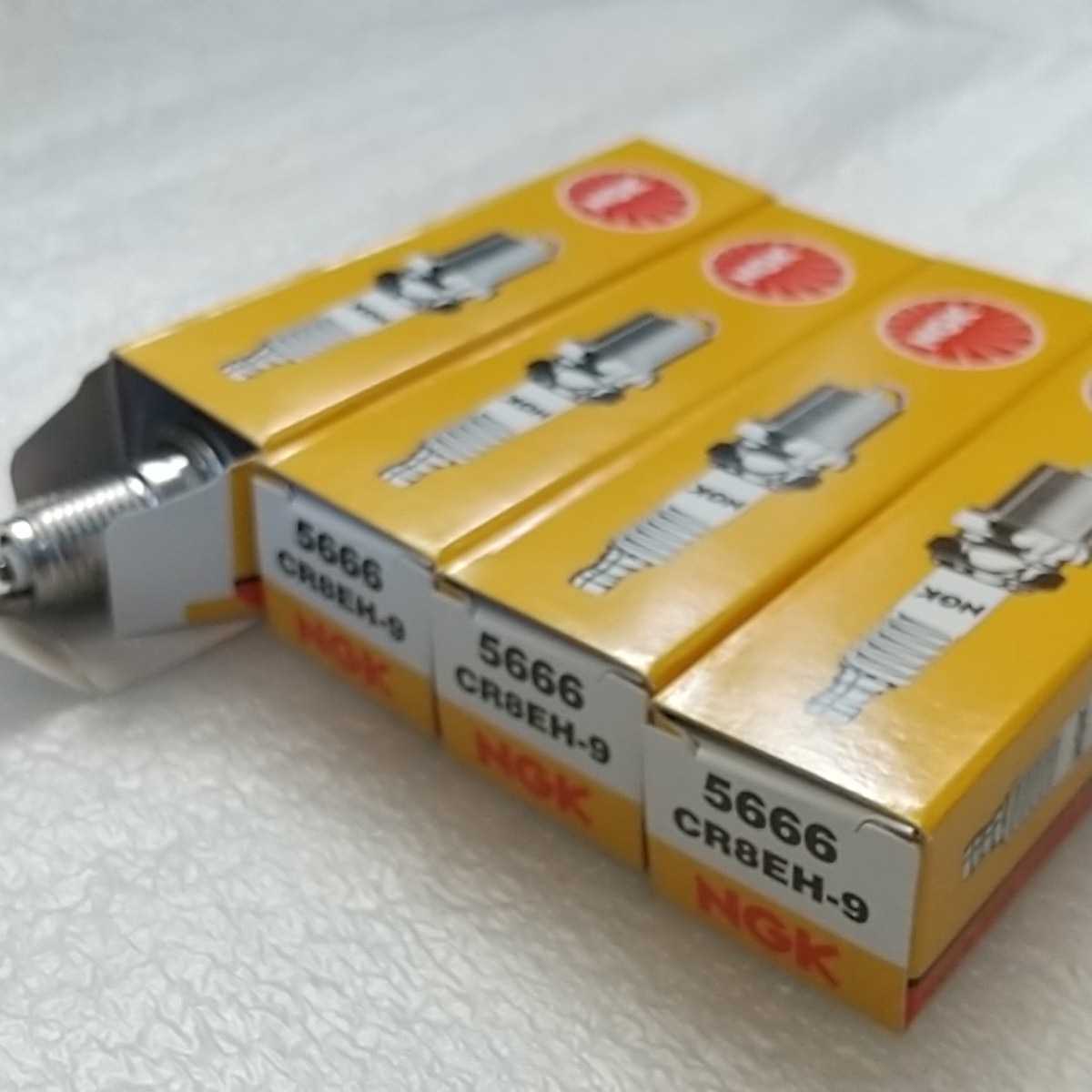 NGK CR8EH-9 4本 ホーネット900 CB900ホーネット ST1100 CBF1000 VFR800 98〜02 VFR750 マグナ750 ホーネット600 CB-1 CB400 ...