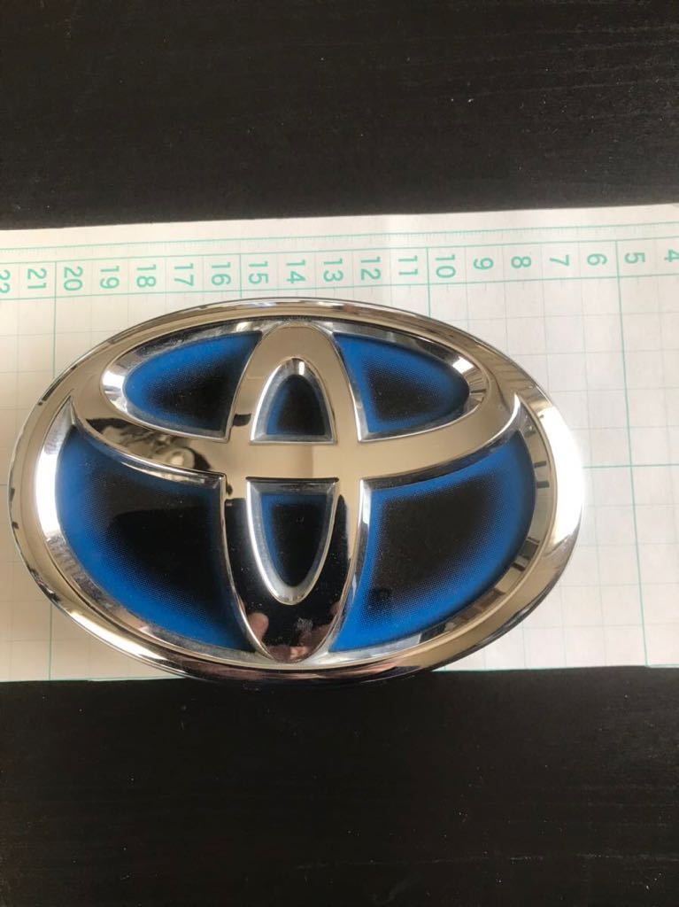 トヨタ ハイブリッド エンブレム 品番 75403-28030 75403-28040 75432-28020(トヨタ)｜売買された ...