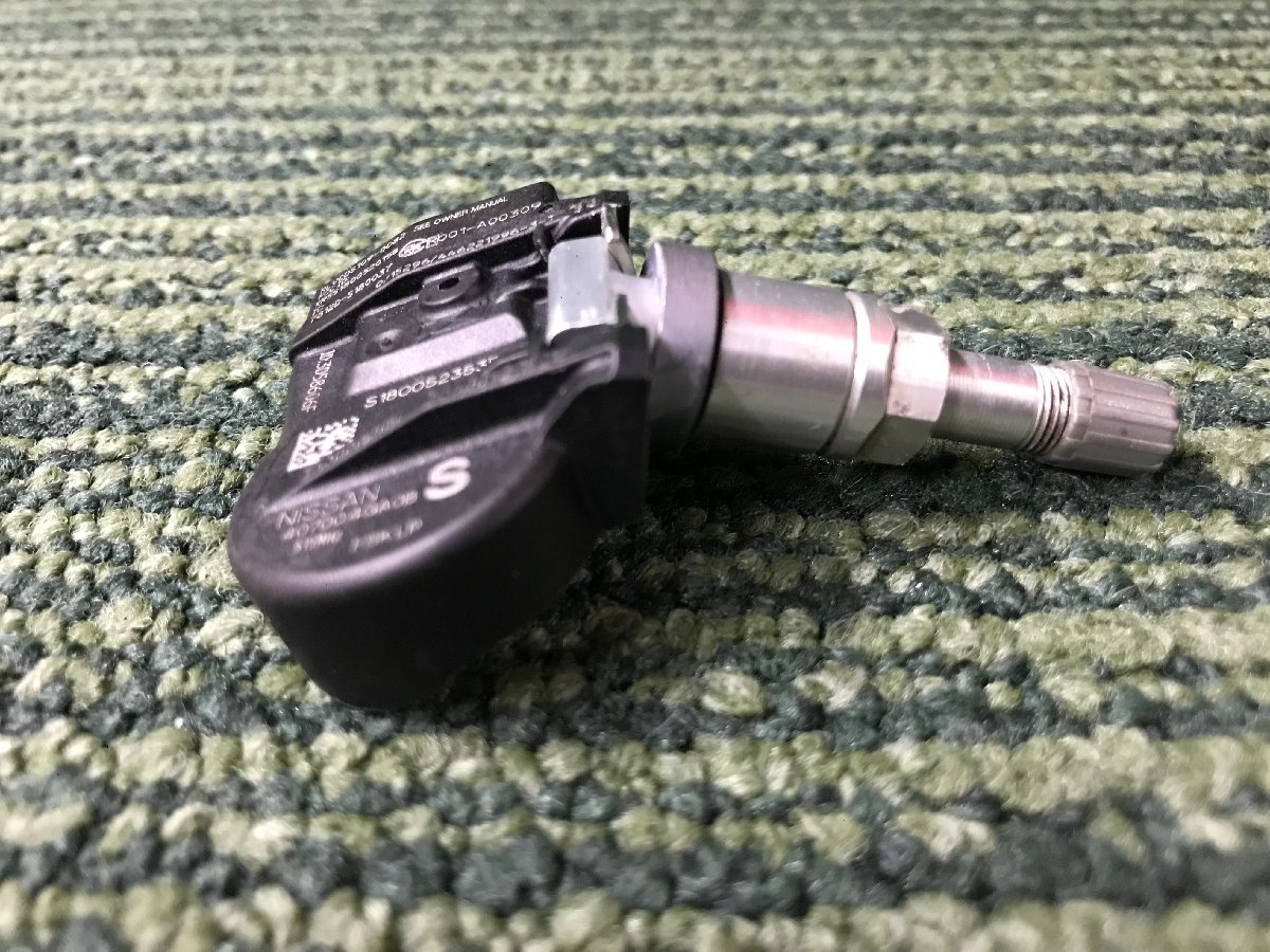 v94 NISSAN 日産 V37 スカイライン 空気圧センサー TPMS 40700-4GA0B 4個(その他)｜売買されたオークション情報、yahooの商品情報をアーカイブ公開 ...