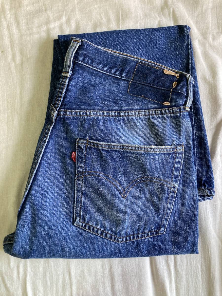 1974年7月製 ビンテージ リーバイス 501 66前期 シングルステッチ オリジナル 実寸w33 xx ビッグE 赤耳 後期 60s 70s 80s(W35)｜売買されたオークション情報 ...