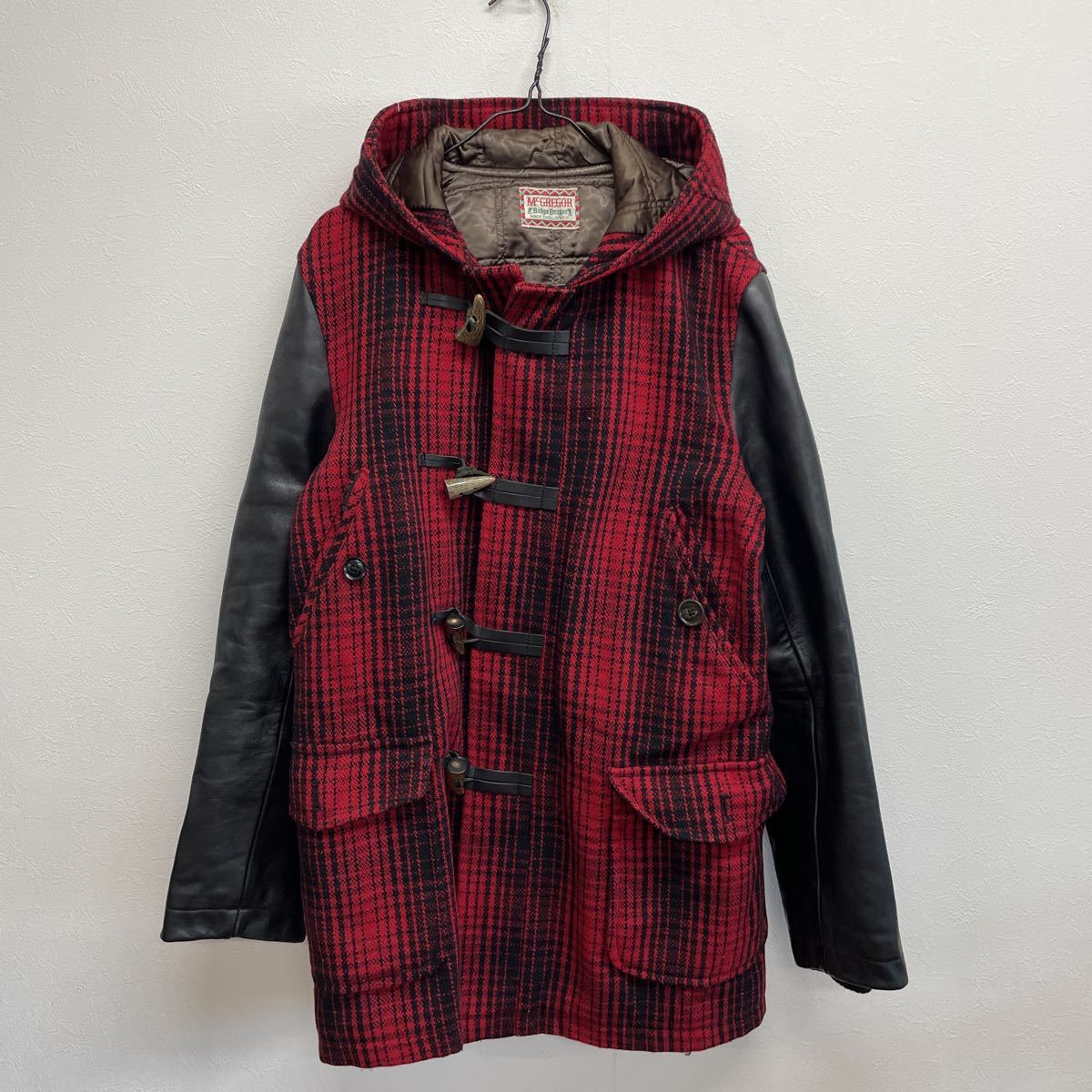 McGREGOR マクレガー ダッフルコート 赤黒 く7(Mサイズ)｜売買されたオークション情報、yahooの商品情報をアーカイブ公開 - オークファン（aucfan.com）