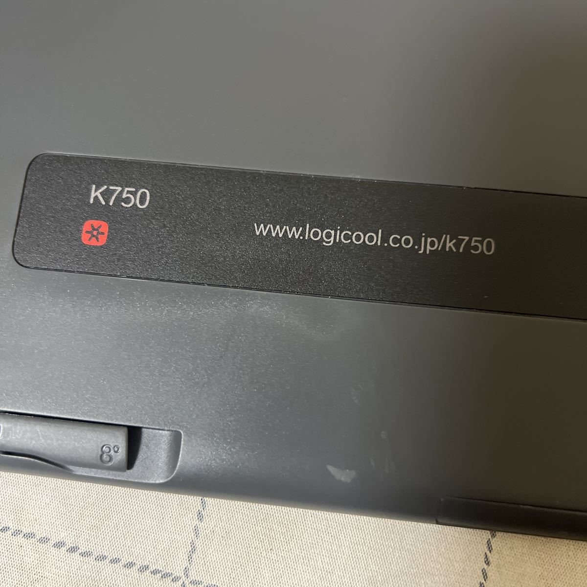 Logitech K750 ワイヤレス ソーラー 英語 キーボード K750 Y-R0016ロジクール Silver ワイヤレスソーラー ...