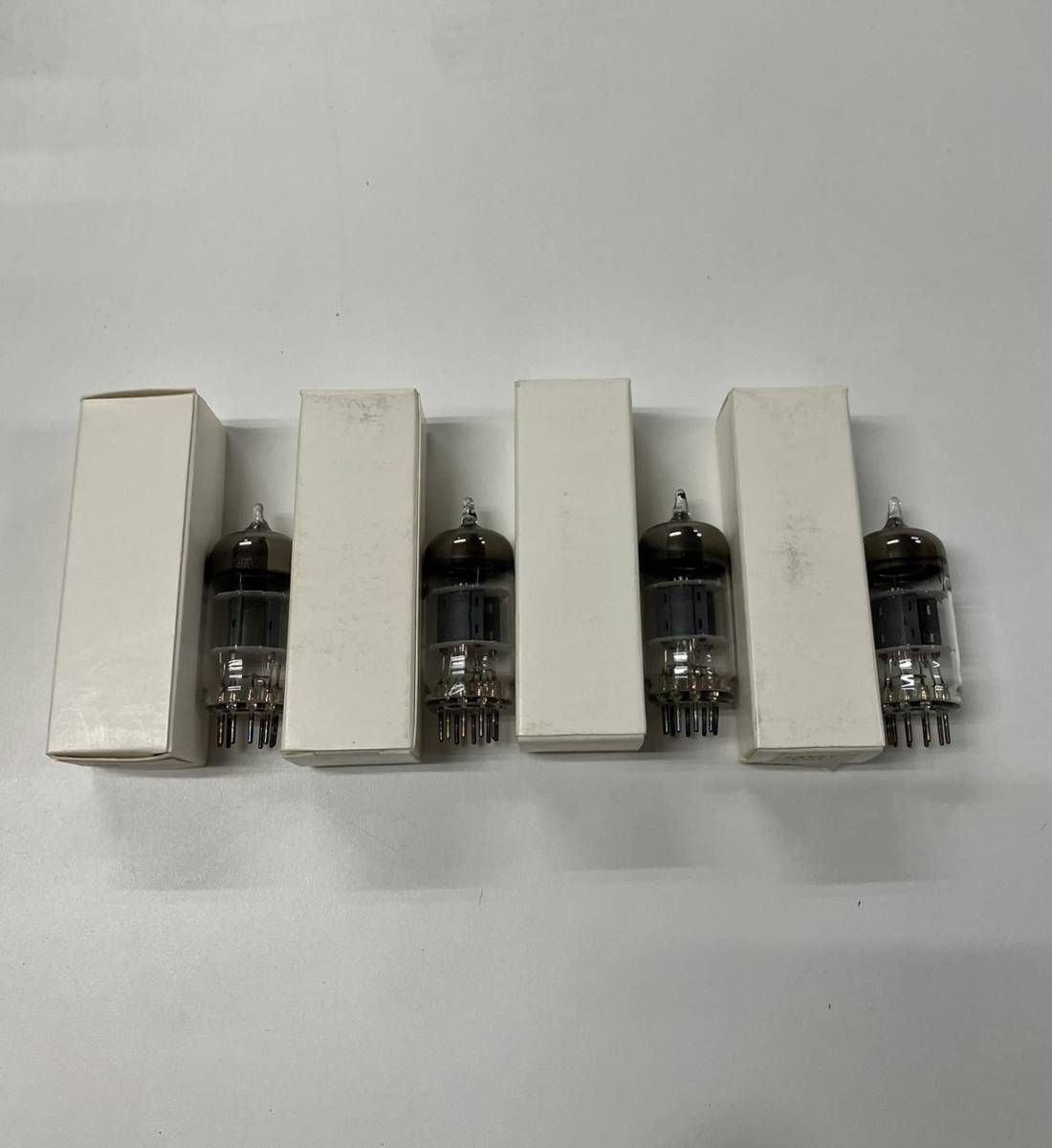12AV7 USA 真空管 4点セット 傷汚れ等有 通電確認済 ジャンク 現状お渡し(真空管)｜売買されたオークション情報、yahooの商品 ...
