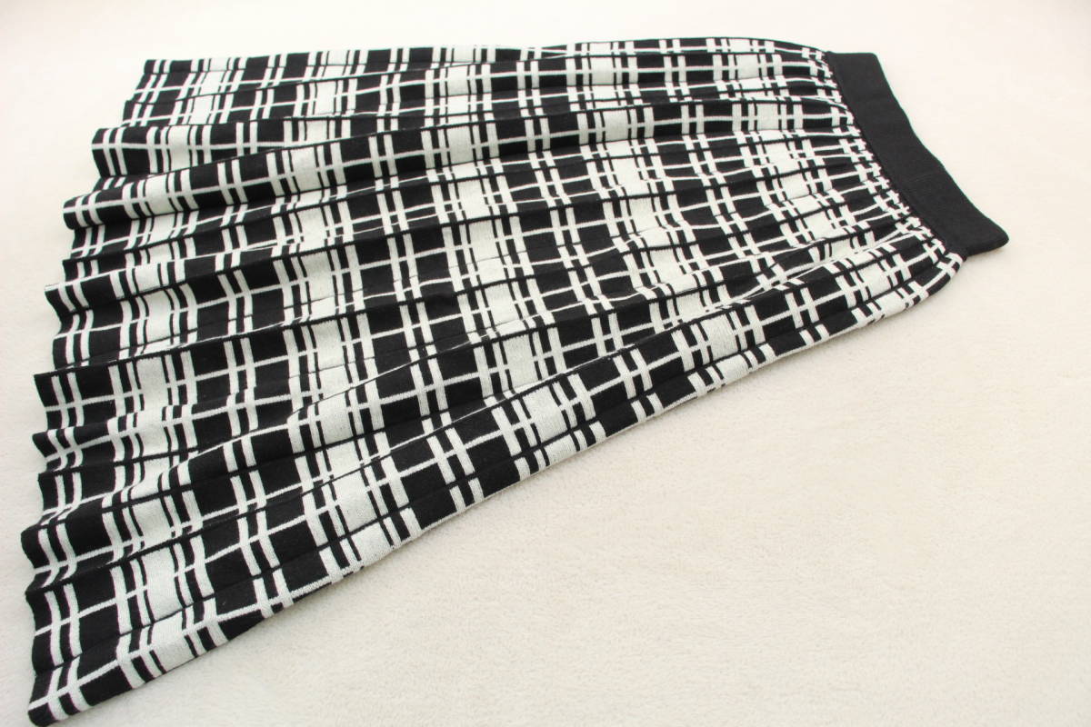 12-1446 ウエストゴム総柄プリーツニットスカート ブラック×ホワイトМ L(Mサイズ)｜売買されたオークション情報、yahooの商品情報をアーカイブ公開 - オークファン（aucfan.com）