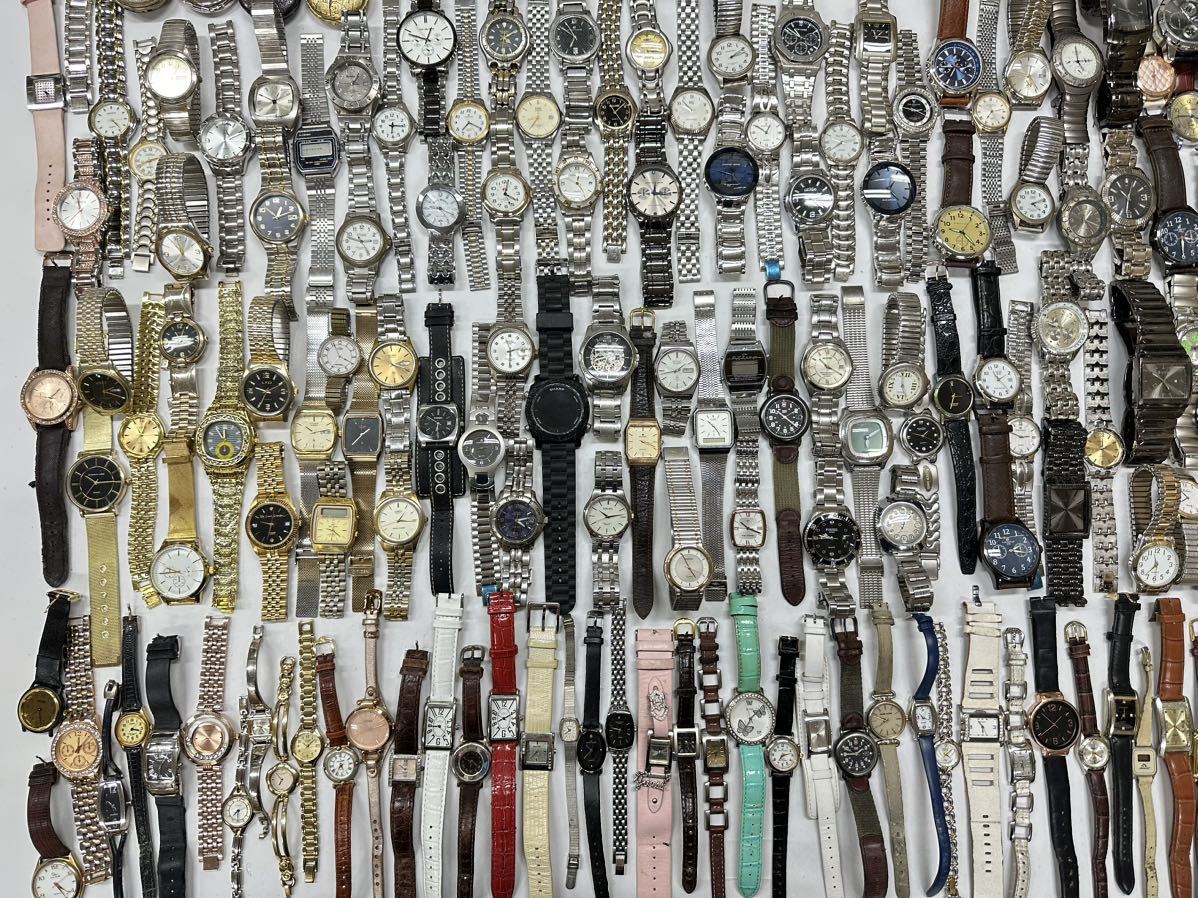 腕時計 250個 本 大量セット SEIKO CITIZEN D&G CASIO MARIO VALENTINO WALTHAM folli ...
