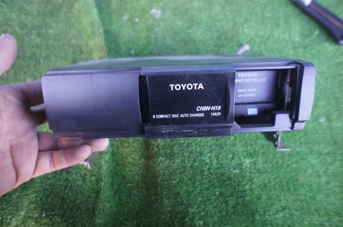 E993 トヨタ 純正オプション CDチェンジャー 8連 CH8N-H19(CDチェンジャー)｜売買されたオークション情報、yahooの商品 ...