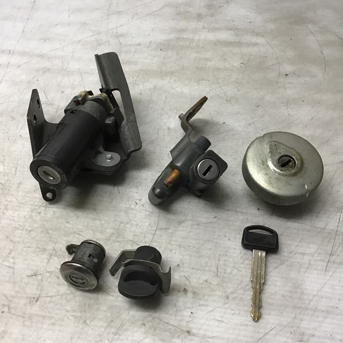 A62-11 ホンダ フュージョン MF02 キーセット 純正部品 み(ホンダ用)｜売買されたオークション情報、yahooの商品情報をアーカイブ公開 - オークファン（aucfan.com）