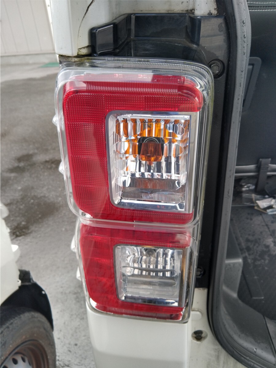 LA700S ウェイク 左 テールランプ(テールライト)｜売買されたオークション情報、yahooの商品情報をアーカイブ公開 - オークファン（aucfan.com）