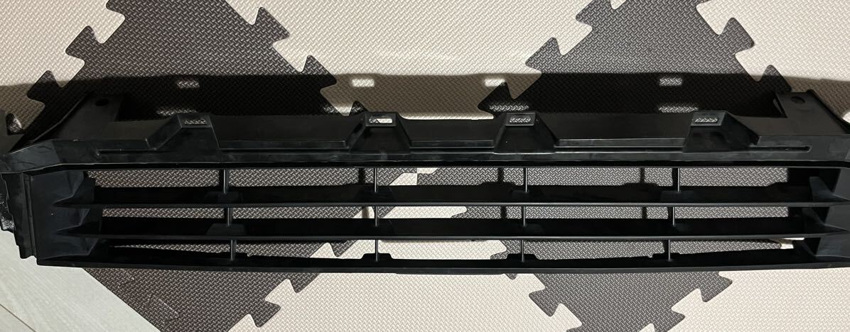 エスクァイア 後期 ロアグリル ラジエターグリル 53112-28350(フロント)｜売買されたオークション情報、yahooの商品情報をアーカイブ公開 - オークファン（aucfan.com）