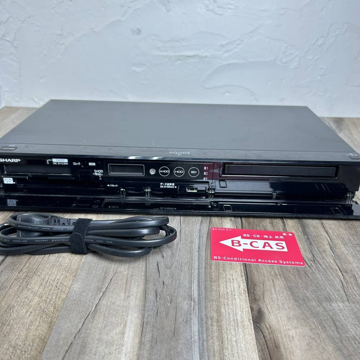 Q31三 現状出品 AQUOSブルーレイレコーダー 〔BD-T3800〕シャープ(シャープ)｜売買されたオークション情報、yahooの商品情報をアーカイブ公開 - オークファン（aucfan.com）