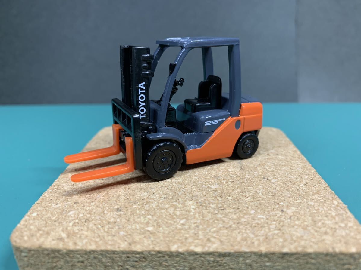 1/45 トヨタ ジェネオ TOYOTA L&F FORKLIFT GENEO フォークリフト 8FG/8FD 25 ミニカー ミニチュア ...