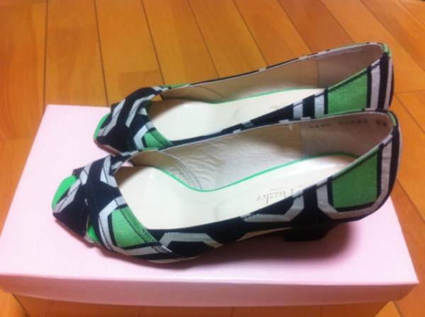 MODE ET JACOMO Ces Puzzles 22cmパンプス(グリーン系)｜売買されたオークション情報、yahooの商品情報をアーカイブ公開 - オークファン（aucfan.com）
