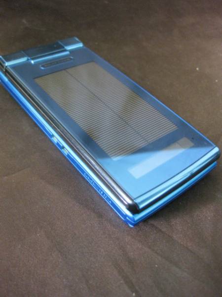 au SH002 SOLAR PHONE スカイブルー 本体のみ 携帯 S(携帯電話)｜売買されたオークション情報、yahooの商品情報を ...