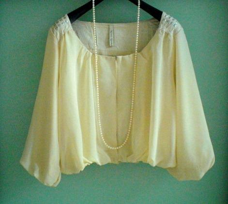 SWEET ROUGE スタッズふんわりシフォンブラウスM クリーム色(Mサイズ)｜売買されたオークション情報、yahooの商品情報を ...