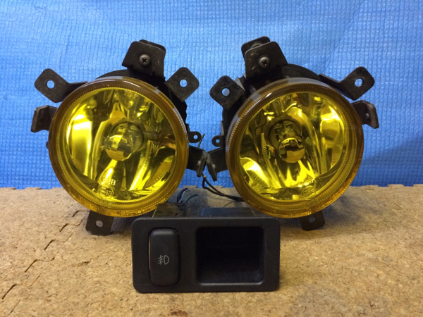 H53A パジェロミニ 純正イエローフォグ ステー スイッチ付(三菱用)｜売買されたオークション情報、yahooの商品情報をアーカイブ公開 - オークファン（aucfan.com）