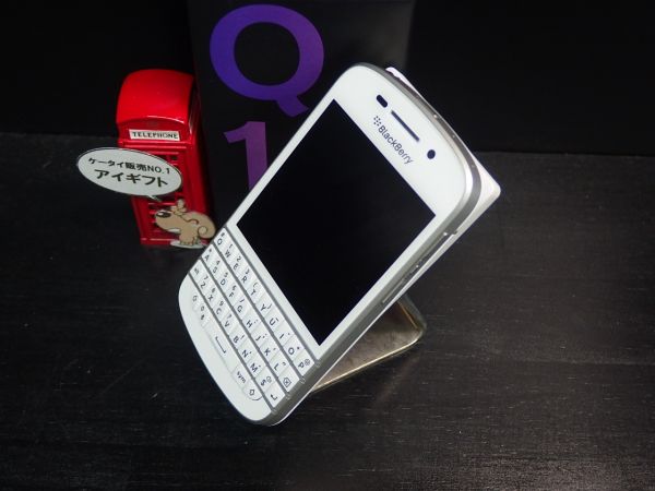 同様 SIMフリーBlackBerry Q10 White SQN100-3 #1055(携帯電話、スマートフォン)｜売買されたオークション ...