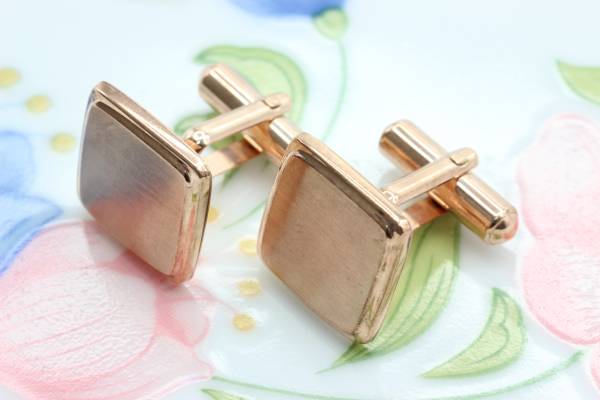 極 SUN EAGLE サンイーグル カフスボタン K10 刻印あり 5.44g 管理1701(ゴールド)｜売買されたオークション情報、yahooの商品情報をアーカイブ公開 - オークファン ...