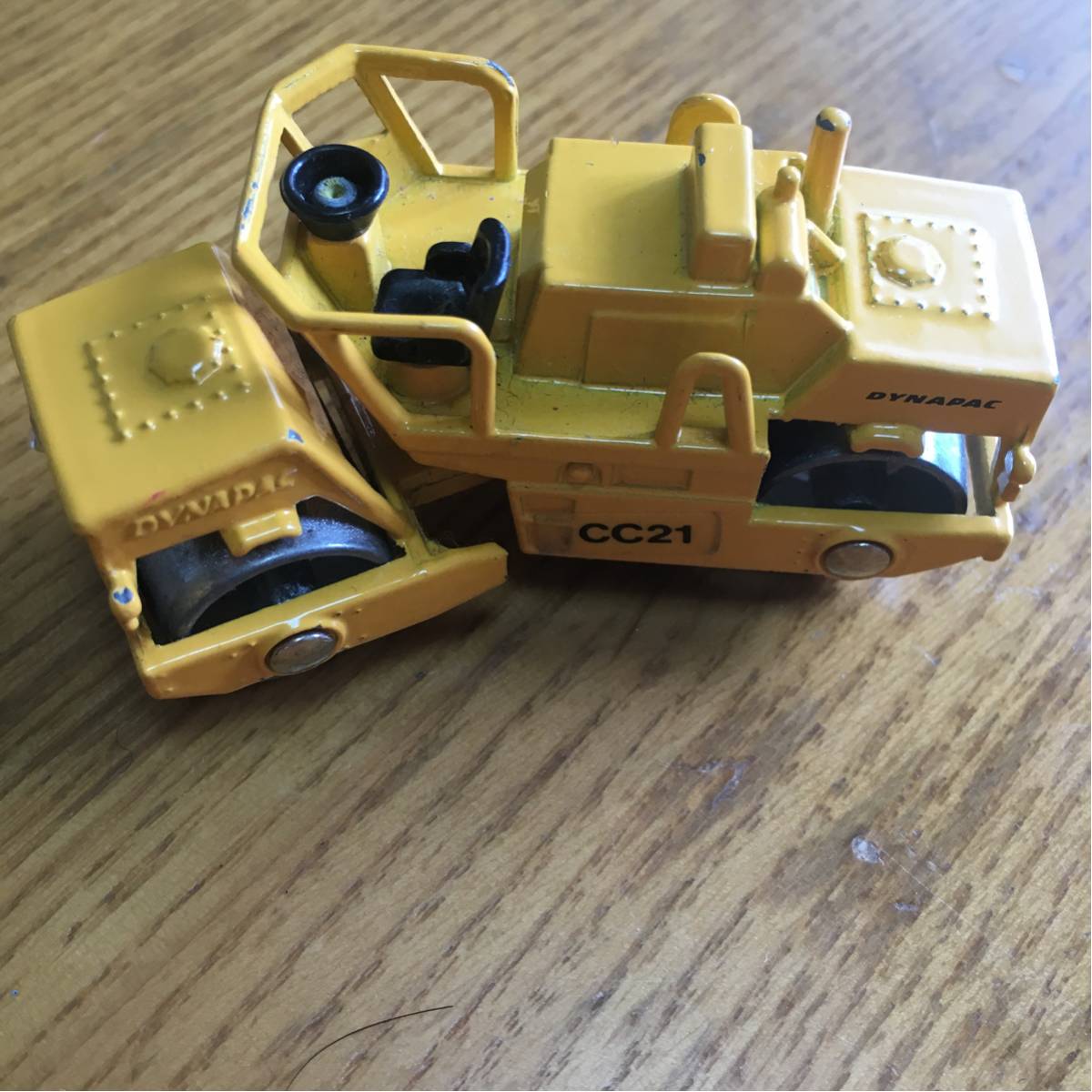 トミカ ロードローラー DYNAPAC CC21(キャラクタートミカ)｜売買されたオークション情報、yahooの商品情報をアーカイブ公開 ...