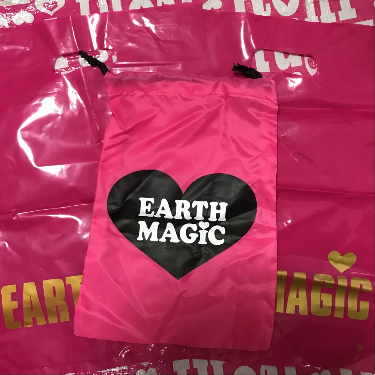 EARTHMAGIC ナイロン巾着袋ショッパー付き(その他)｜売買されたオークション情報、yahooの商品情報をアーカイブ公開 - オークファン（aucfan.com）