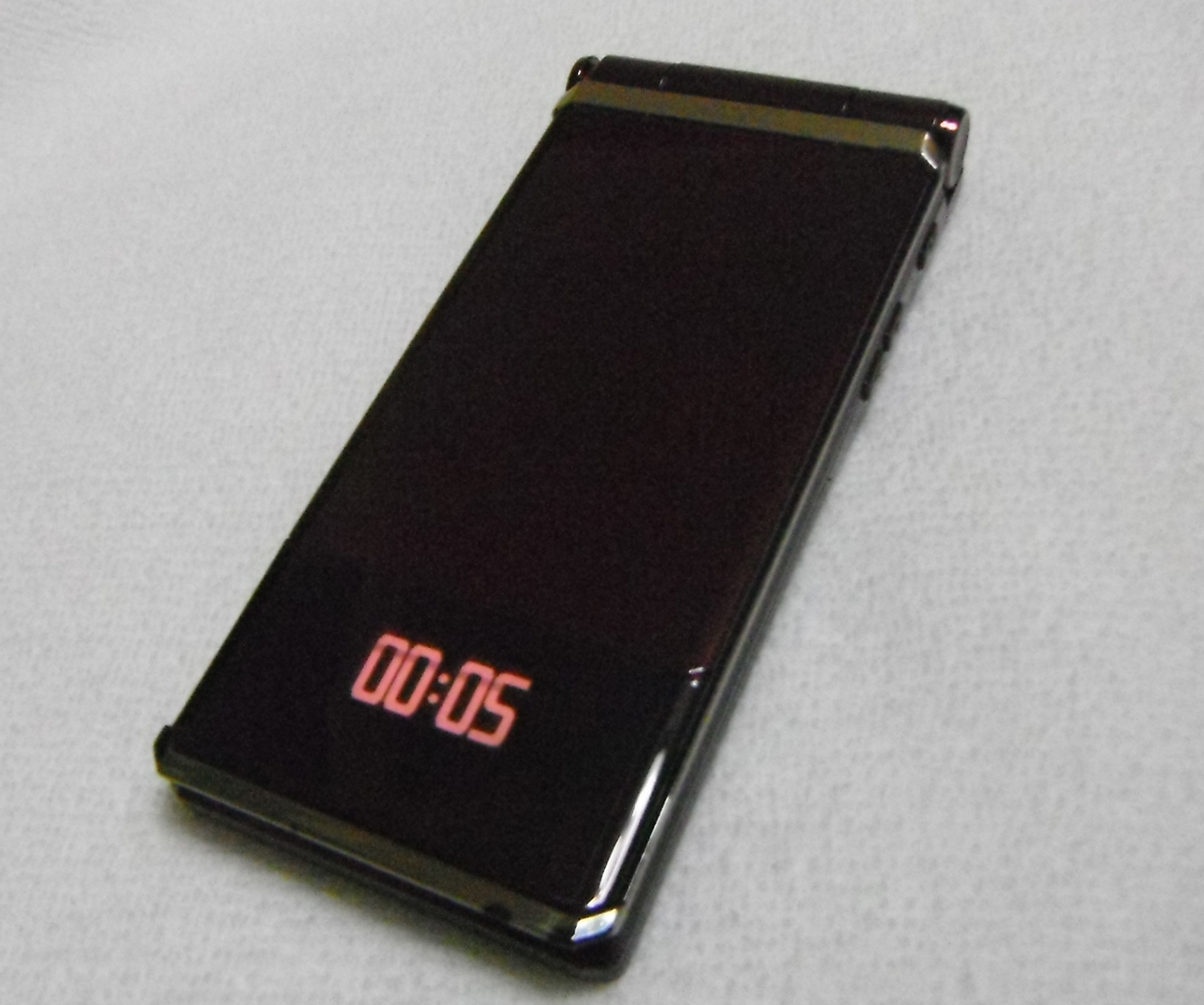 docomo携帯 F-04D BROWN(携帯電話)｜売買されたオークション情報、yahooの商品情報をアーカイブ公開 - オークファン ...