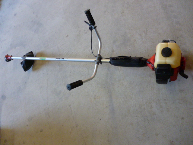 3827 Robin ロビン NB411 草刈機 刈払機 始動OK(本体)｜売買されたオークション情報、yahooの商品情報をアーカイブ公開 - オークファン（aucfan.com）