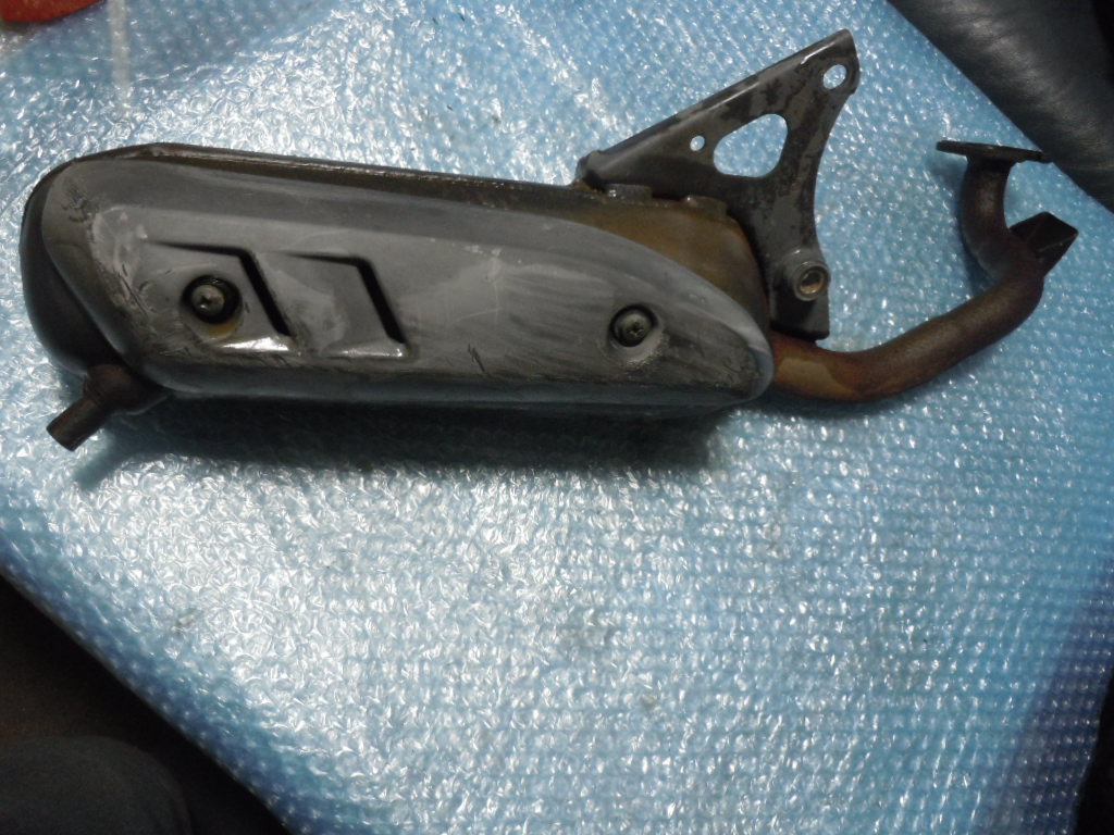 ジョグアプリオ 4JP 726番台 純正マフラー 11059(マフラー本体（純正）)｜売買されたオークション情報、yahooの商品情報を ...