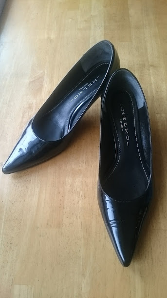 MELMOメルモ 黒エナメルパンプス 23㎝(23.0cm)｜売買されたオークション情報、yahooの商品情報をアーカイブ公開 - オークファン（aucfan.com）