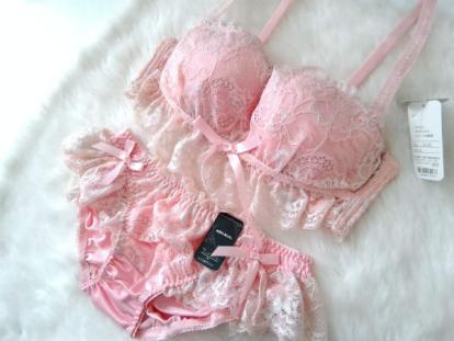 D75 レースふりる ブラ＆ショーツset pink(75)｜売買されたオークション情報、yahooの商品情報をアーカイブ公開 ...