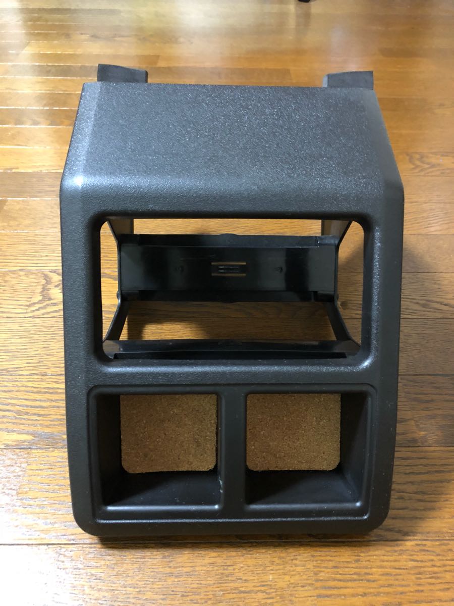 DA64Wエブリィにて使用 カーメイト 車用 コンソールボックス 200系ハイエース レジアスエース専用設計 コンソールボックス NZ534(車内収納、ケース)｜売買されたオークション情報 ...