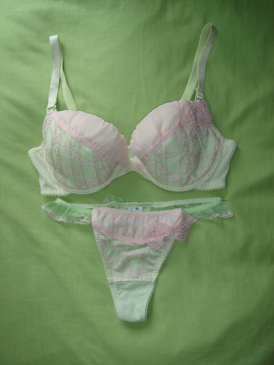 M18 タグなし パルファージュ ワコール ブラ E70 Tバック サイズM セット グリーン(70)｜売買されたオークション情報、yahooの商品情報をアーカイブ公開 - オークファン ...