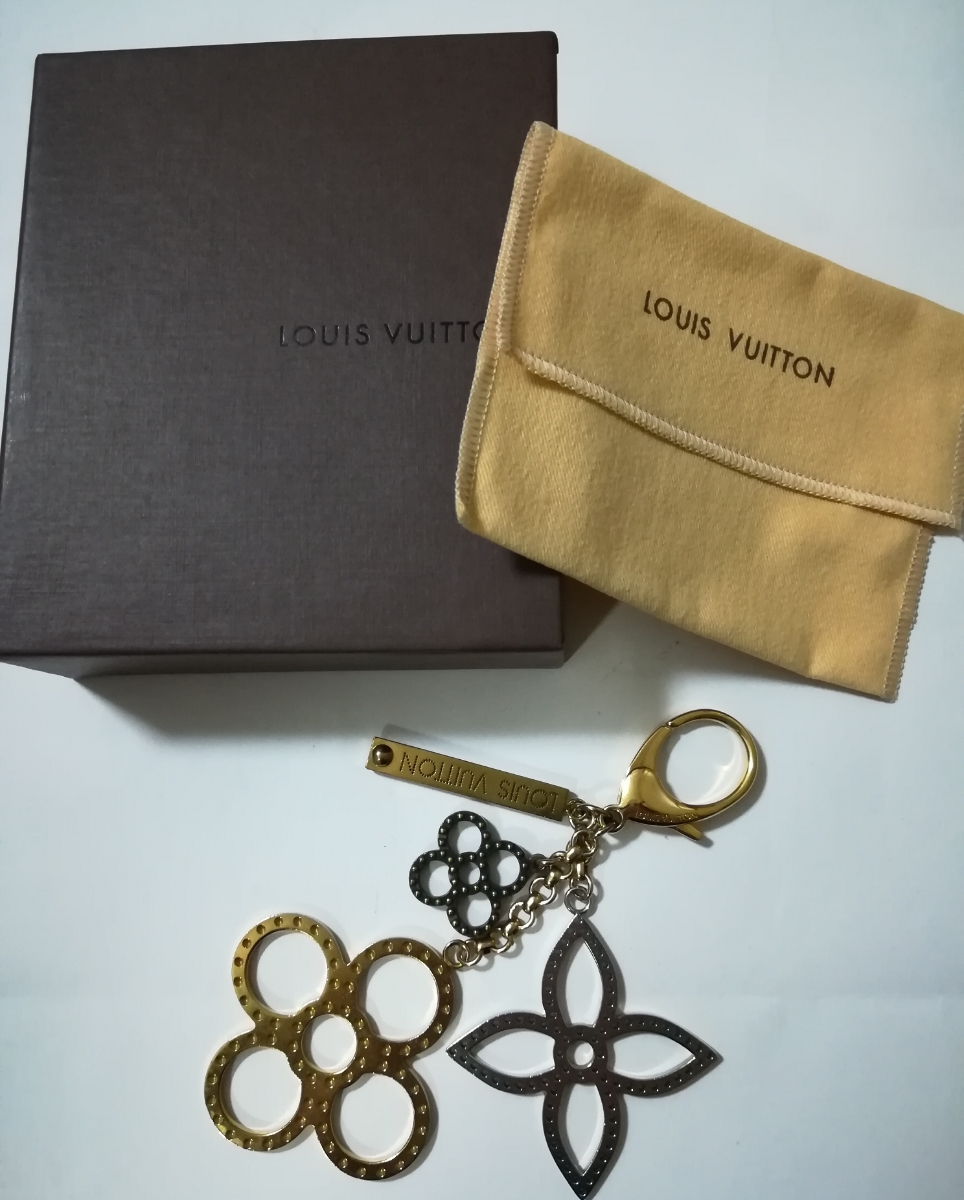 LOUIS VUITTON ビジューサック タパージュ チャーム キーホルダー モノグラム フラワー ルイヴィトン(ルイ・ヴィトン)｜売買されたオークション情報、yahooの商品情報を ...
