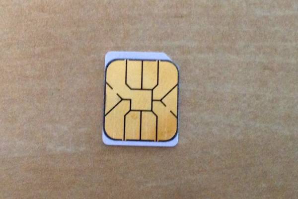 AU iPhone4s用アクティベーションsimカード/アクティベートSIMシムカード(iPhone 4/4S用)｜売買されたオークション情報、yahooの商品情報をアーカイブ公開 ...