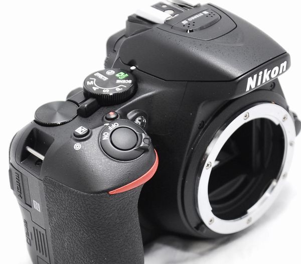 超 9419ショット 付属品完備 Nikon ニコン D5600(ニコン)｜売買されたオークション情報、yahooの商品情報をアーカイブ公開 - オークファン（aucfan.com）