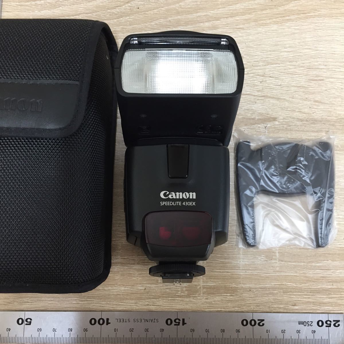 132 ストロボ Canon キャノン 430EX SPEEDLITE スピードライト 照明 フラッシュ ケース付き(キヤノン用)｜売買されたオークション情報、yahooの商品情報をアーカイブ ...