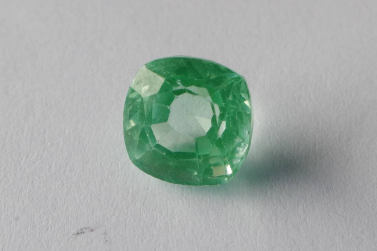 5.0ct ブラジル産 天然 パライバ トルマリン 良心堂(トルマリン)｜売買されたオークション情報、yahooの商品情報をアーカイブ公開 - オークファン（aucfan.com）